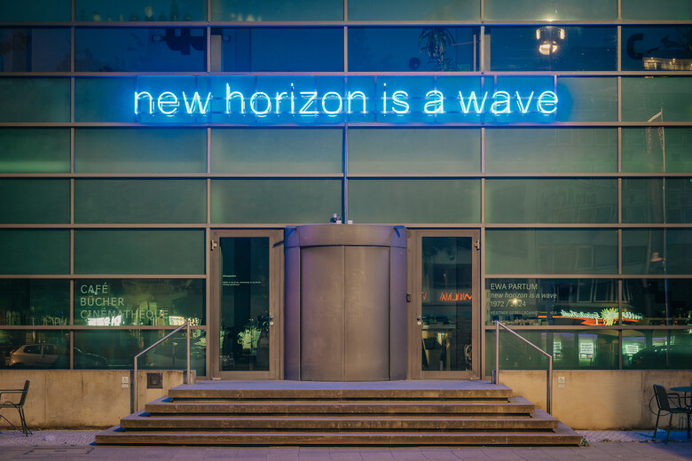 new horizon is a wave | Ewa Partum - Kestner Gesellschaft